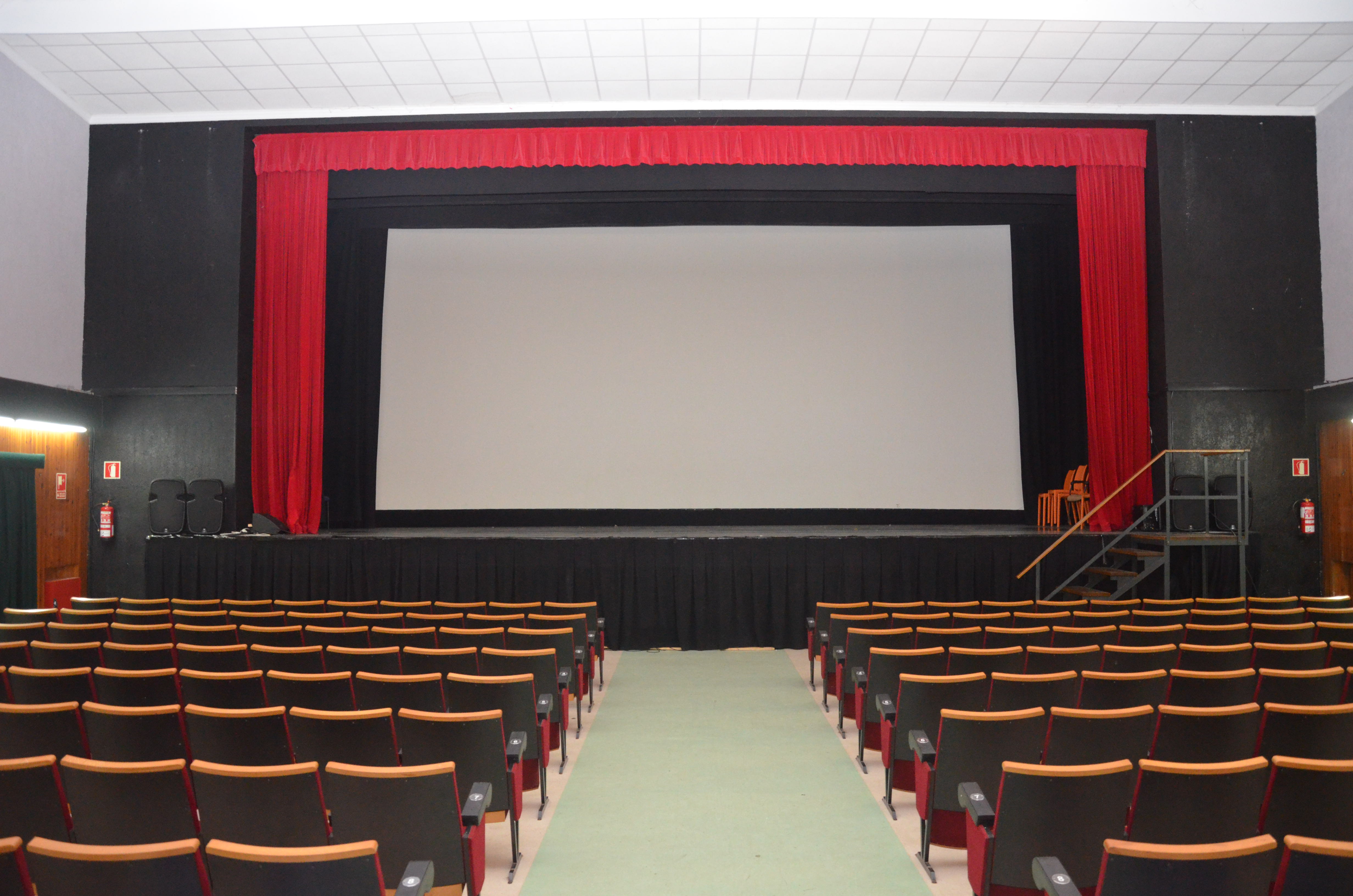 Empresa de Equipación de Auditorios y Salas de Cine en Cantabria ...